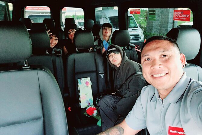 Banff: Shared Sightseeing Tour to Moraine Lake and Lake Louise - Transportation and Comfort