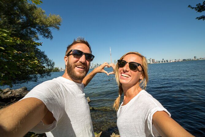 Best of Toronto City Tour with Boat Cruise & CN Tower - Detailed Breakdown of the Itinerary