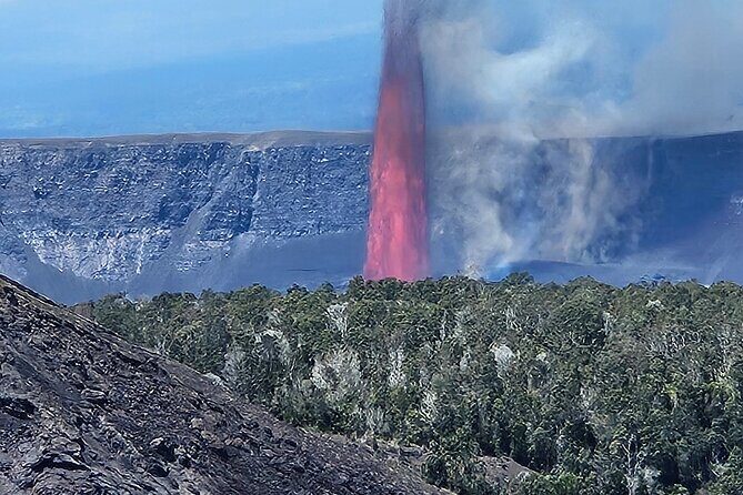 Big Island Waterfalls, Blacksand Beaches, Lava Tubes & Volcanoes - Why This Tour Works Well