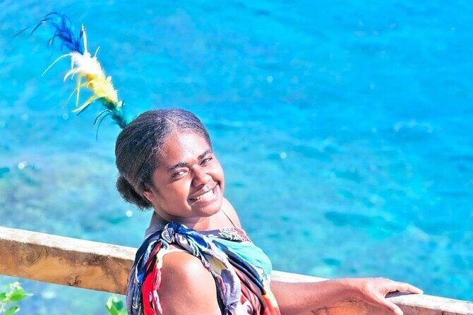 Blue Cave and Yakel Tribe tour - Lenakel Market: Tasting Local Flavors