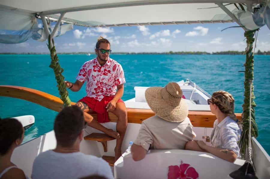 Bora Bora Luxury Tour and Beach Picnic - The Motu and Polynesian Barbecue