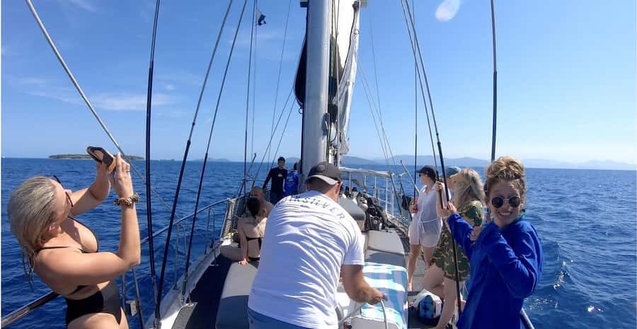 Cairns: Green Island & Great Barrier Reef Sailing Tour - The Reef Experience: Snorkeling & Diving