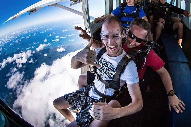 Cairns: Tandem Skydive Experience over Reef & Rainforest - Who Is This Tour Perfect For?