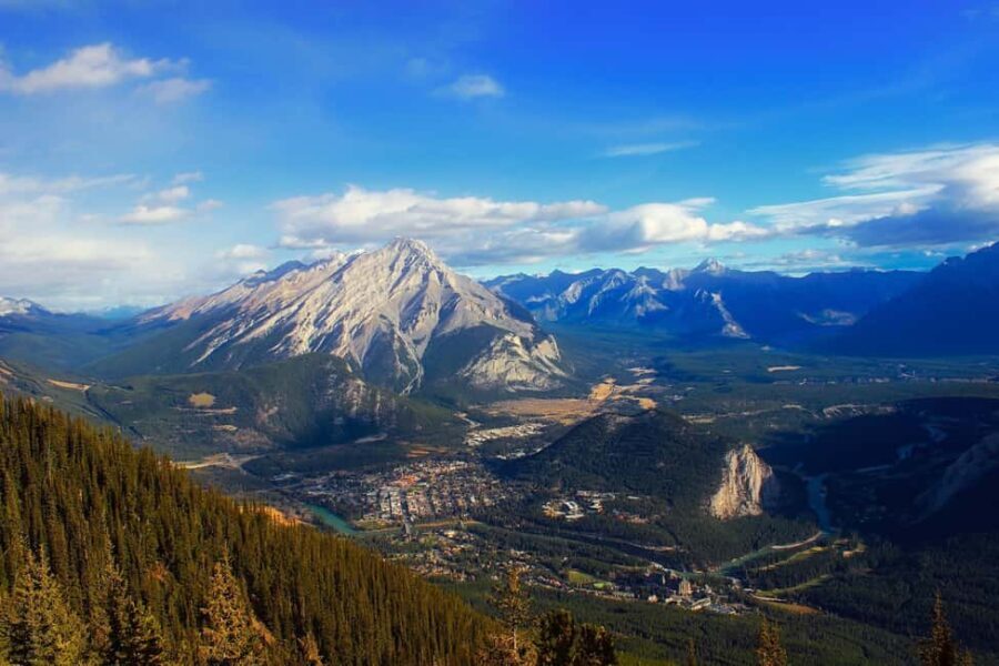 Calgary: Banff Top 5 Lakes Tour with Banff Town Visit - Practical Tips for Travelers