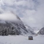Calgary: Johnston Canyon Icefalls & Lake Louise Guided Tour - The Transport & Guided Experience