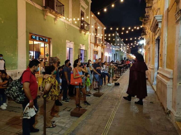 Campeche: Mexican Tales Theatrical Performance Walking Tour - Dive Into Campeche’s Night Life and Stories