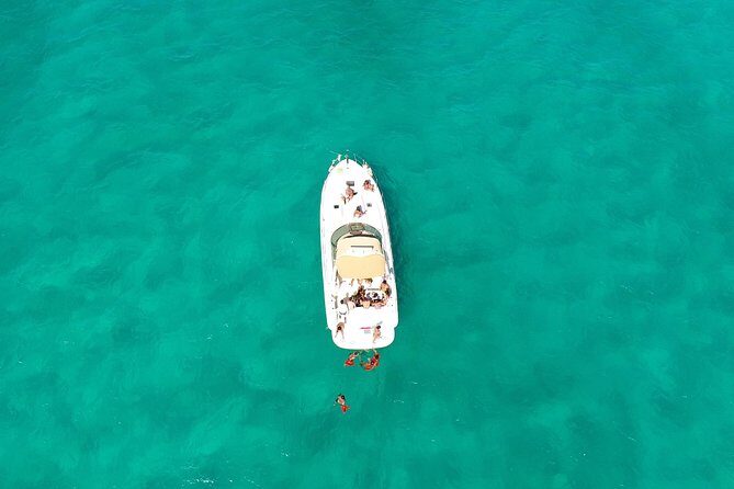 Cancun Yacht Charter to Isla Mujeres with Snorkeling -SR41H4 - The Crew: Service and Expertise