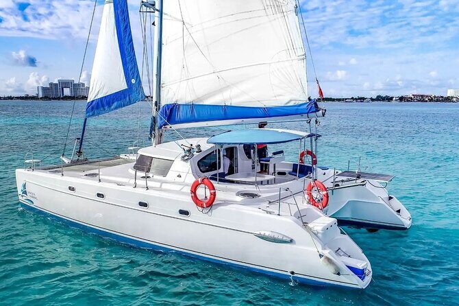 Catamaran Tour to Isla Mujeres from Cancún with Bar and Lunch - Things to Consider