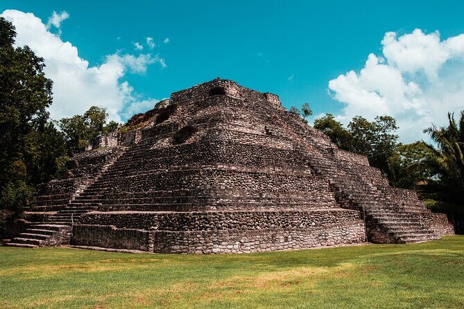 Chacchoben Mayan Ruins and Bacalar Lagoon from Costa Maya - Exploring Chacchoben: Pyramids and Jungle