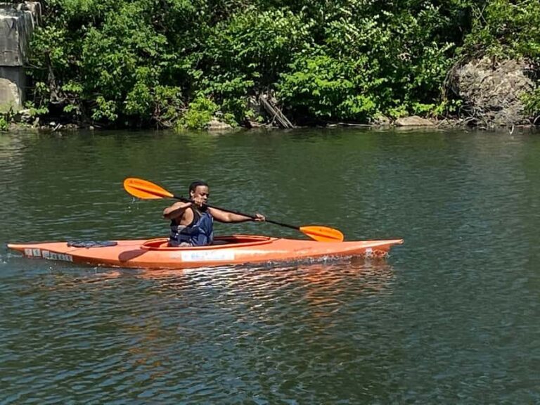 Chicago: 2-Hour Kayak Rental from Bridgeport - What to Expect During Your Kayaking Adventure