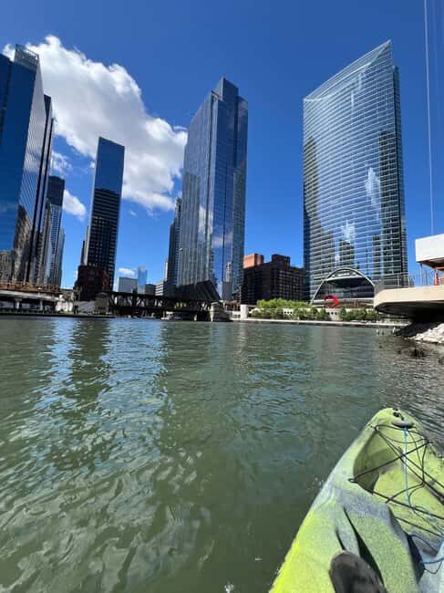 Chicago: Characters and Cons Guided Kayak Tour - What You Can Expect from the Experience