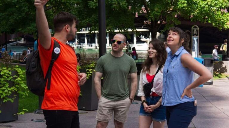 Chicago Loop: Art, Skyscrapers, Millennium Park & "The Bean" - Millennium Park and Public Art