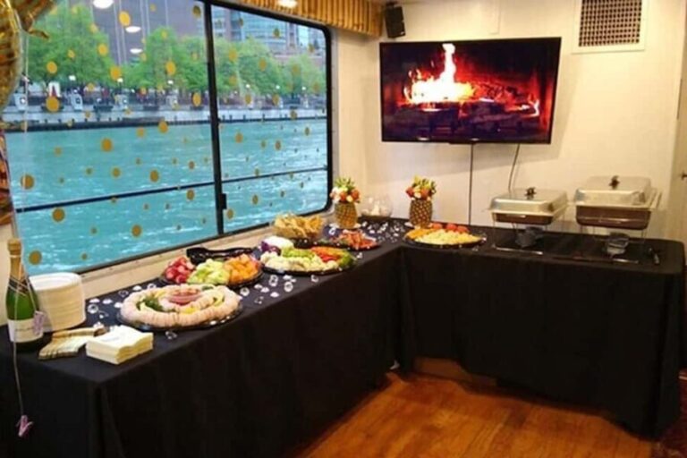 Chicago: Mimosa n' Bloody Mary Cruise - Why This Cruise Is a Great Choice