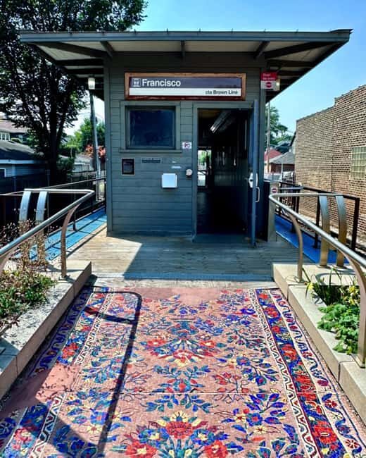 Chicago: Ravenswood Manor Craftsman Bungalows Walking Tour - The Guides: The Heart of the Experience