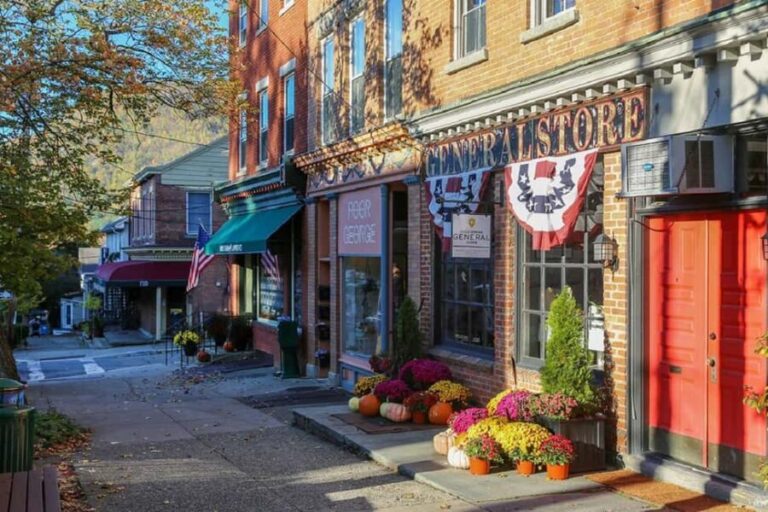 Cold Spring Town&Woodbury Outlets 1-day Tour From NY - FAQ