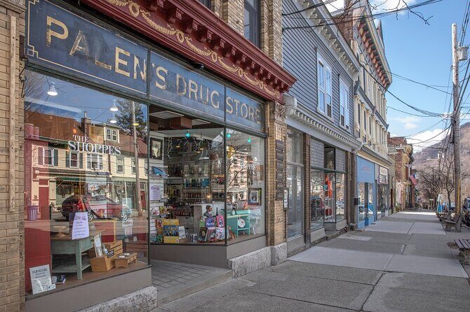 Cold Spring & Woodbury Outlets Day Tour From NY | Kids 50% Off - The Experience of the Day