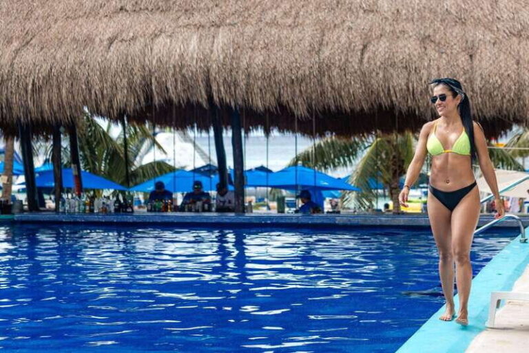 Cozumel: Best Day Pass at San Francisco Fun Beach Club - Water Activities and Equipment