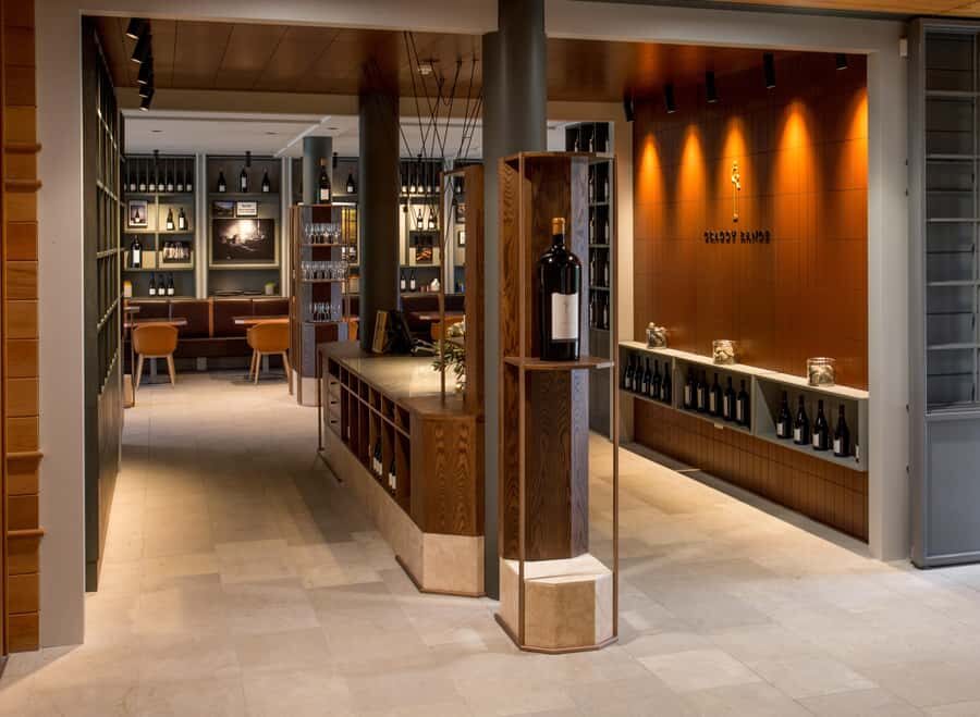 Craggy Range Deluxe, x2 winery tastings + Te Mata Peak - Experience Overview