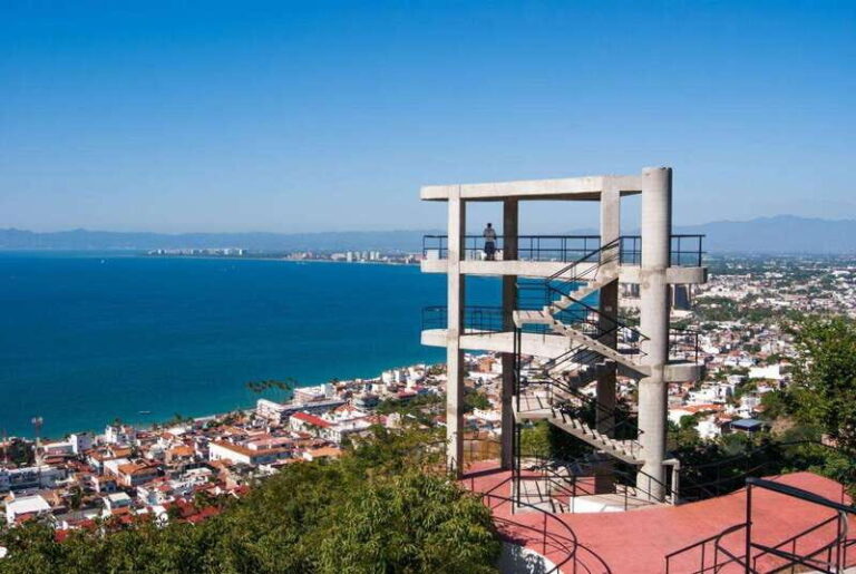 Cultural Pulse: Lazaro Cardenas Park & Plaza Walk - Why Choose This Tour?