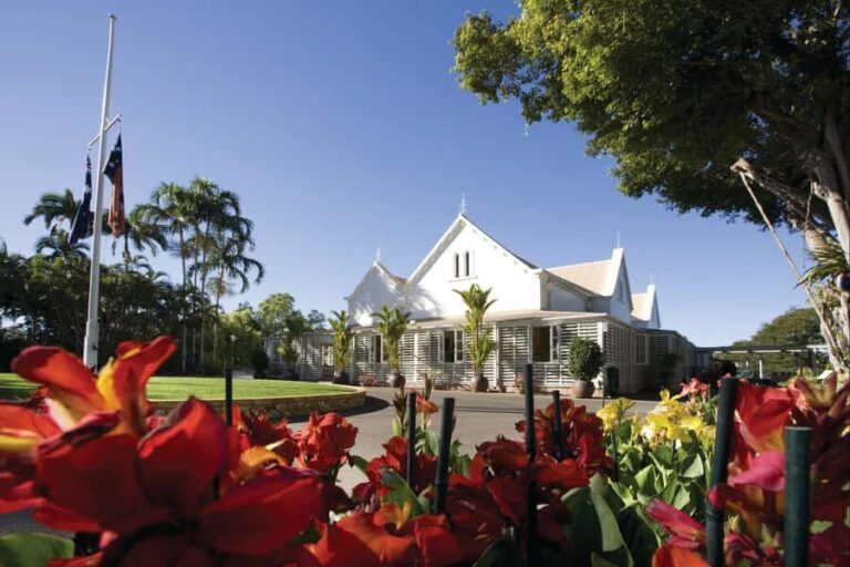 Darwin: City Sights and Jumping Crocodile Cruise - The Adrenaline-Pumping Crocodile Cruise