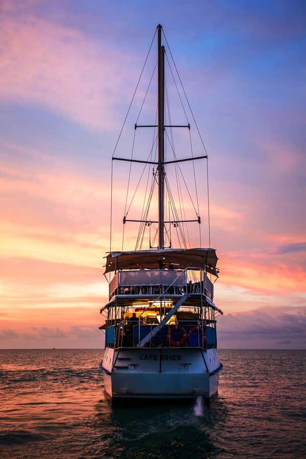 Darwin: Signature four course Sunset Dinner Cruise - What Makes This Cruise Special