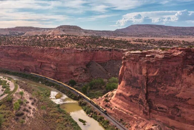 Denver to Moab: Rocky Mountaineer 2-Day Scenic Luxury Train - Who Is This Tour Best For?