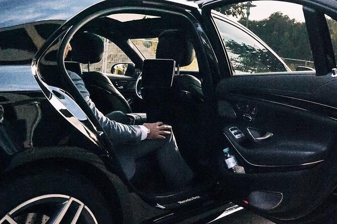 Departure Transfer: Adelaide to Airport ADL by Business Car - Who Is This Transfer Best For?