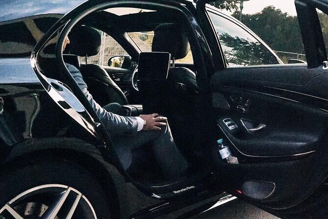 Departure Transfer: Las Vegas to Airport LAS by Business Car - Who Would Benefit Most from This Service?