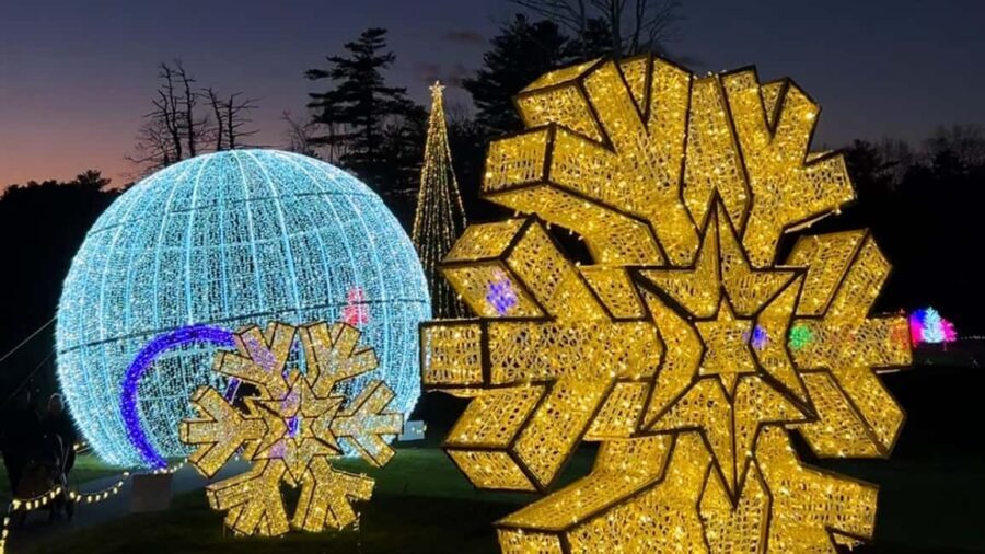 Derry, NH: LaBelle Lights Holiday Light Show Entry Ticket - The Experience Itself