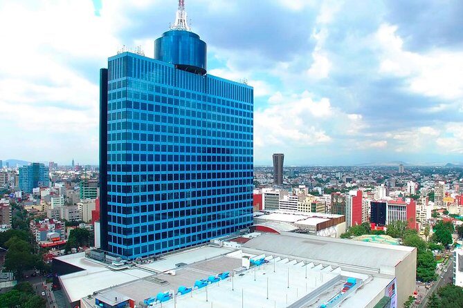 Dinner at a panoramic restaurant and show at Plaza de los Mariachis - Authentic Touches and Practical Details