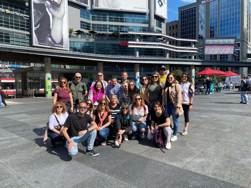 Downtown Toronto: Walking tour experience. English/Spanish - Who Will Love This Tour?