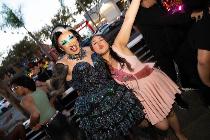 Drag Bar Crawl with Drink in Los Angeles - FAQs