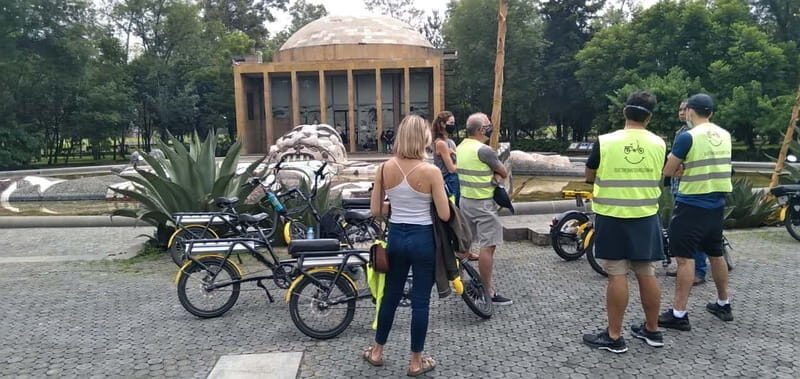 Electric Bike City Tour with a taco stop. - Key Points: