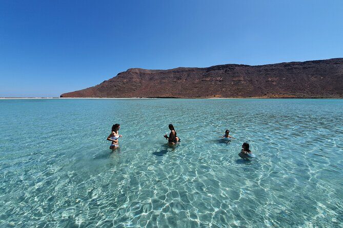 Espiritu Santo Island: Snorkel, Wildlife and Beach - First Stop: Espíritu Santo Island
