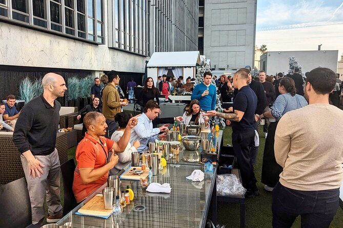 Experience Cocktail Mixing in Los Angeles - A Closer Look at the Cocktail-Making Experience