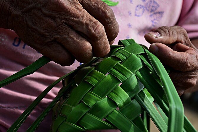 Explore Tahiti Nui, its landscapes and iconic sites. - The Value of This Tour