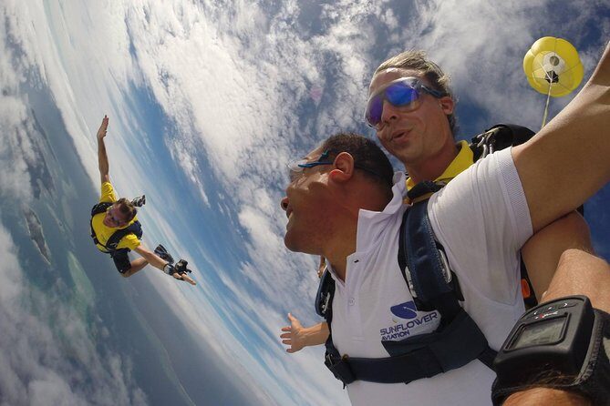 Extreme 12000ft Tandem Jump (45 seconds free fall) - The Moment of the Jump: Freefall & Floating