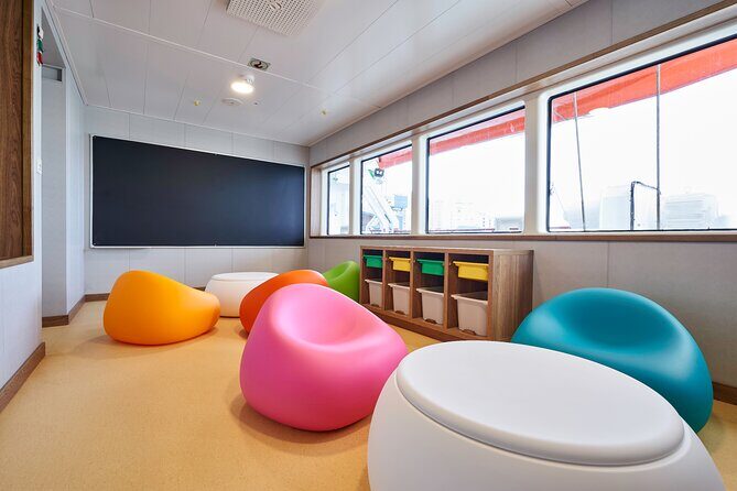 Ferry Transfer between Papeete, Tahiti and Moorea - Schedule and Booking: Flexibility and Reliability