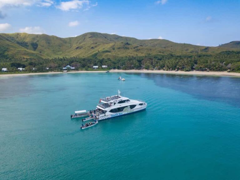 Fiji: Yasawa Islands Explorer Cruise with Lunch - An In-Depth Look at the Yasawa Islands Explorer Cruise