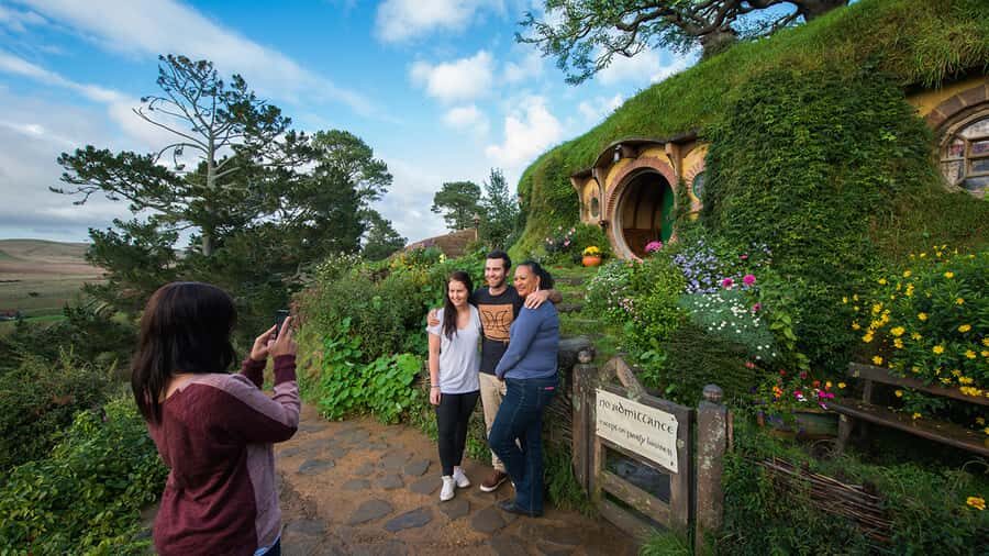 From Auckland: Hobbiton Movie Set Small Group Tour - An In-Depth Look at the Hobbiton Tour