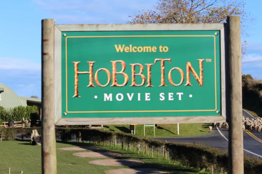 From Auckland: Hobbiton & Rotorua Tour with Lunch at Te Puia - Transportation and Comfort