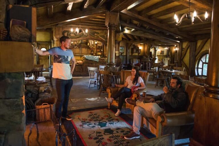 From Auckland: Hobbiton & Waitomo Caves Full-Day Trip - Exploring Hobbiton: A Fantasy Come to Life