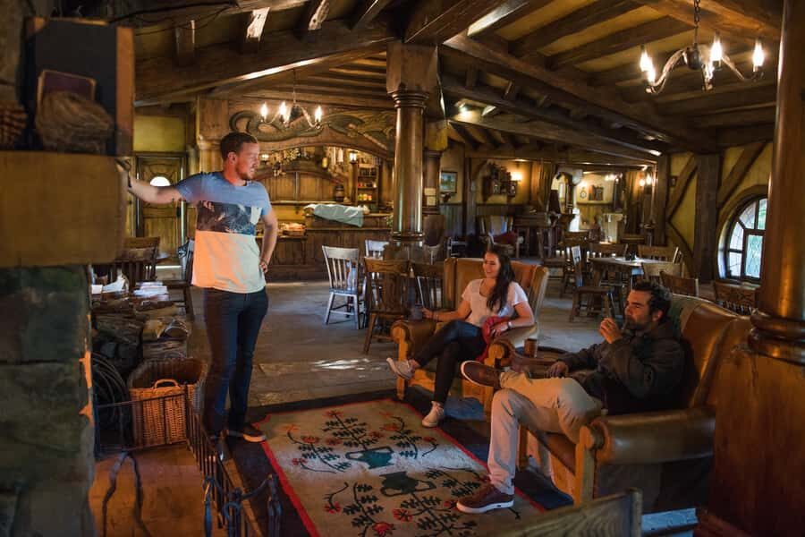 From Auckland: Hobbiton & Waitomo Caves Full-Day Trip - Exploring Hobbiton: A Fantasy Come to Life