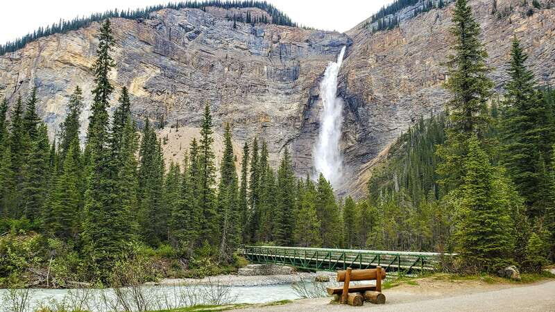 From Calgary: Moraine & Louise Lake, Banff & Falls Day Trip - What’s Included and How It Adds Value