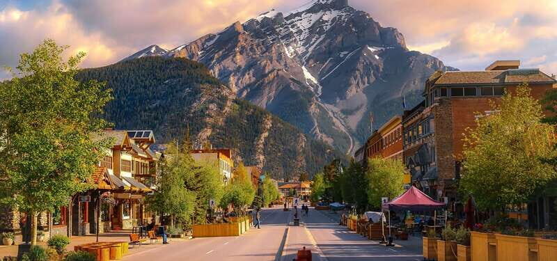 From Calgary: Private Lake Louise and Banff Day Trip - What’s Included and What’s Not