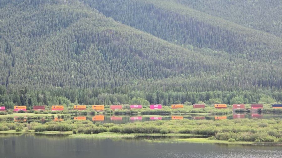 From Canmore/Banff:Moraine Lake & Lake Louise 1.5h per lake - Transportation and Logistics