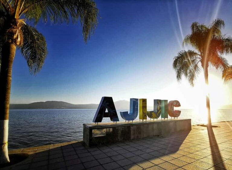 From Guadalajara: Chapala Lake & Ajijic Tour - Exploring the Itinerary in Detail