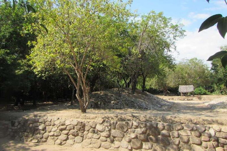 From Huatulco: Copalita Archaeological Zone Tour - Exploring the Archaeological Structures
