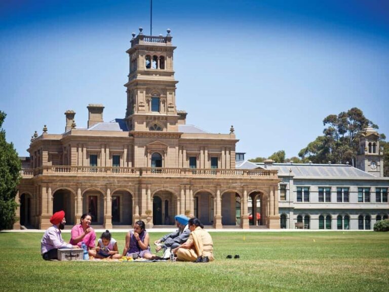From Melbourne: Werribee Open Range Zoo & Werribee Mansion - Werribee Open Range Zoo: African Adventure Close to Home