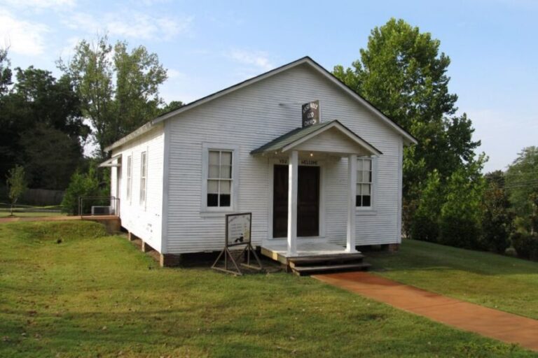 From Memphis: Official Elvis Birthplace Tour of Tupelo - The Practicalities: What’s Included and What to Consider